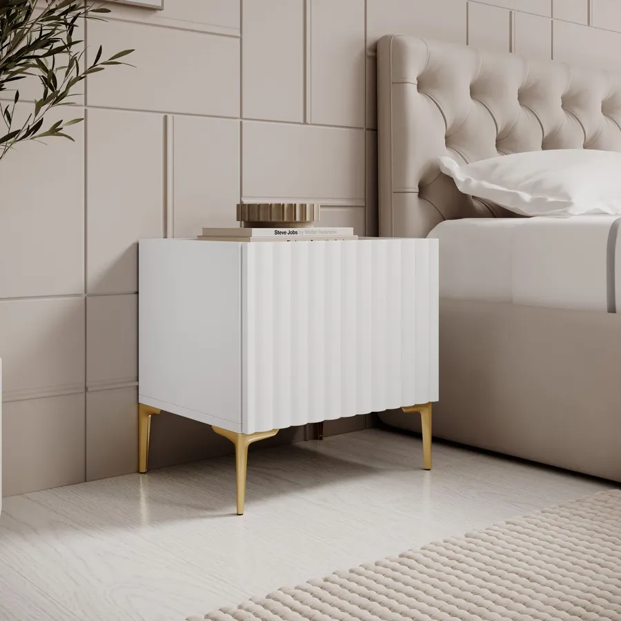 Set 2 comodini 51x50h cm top effetto rovere e 1 anta bianco cannettato e piedi oro - Isolde