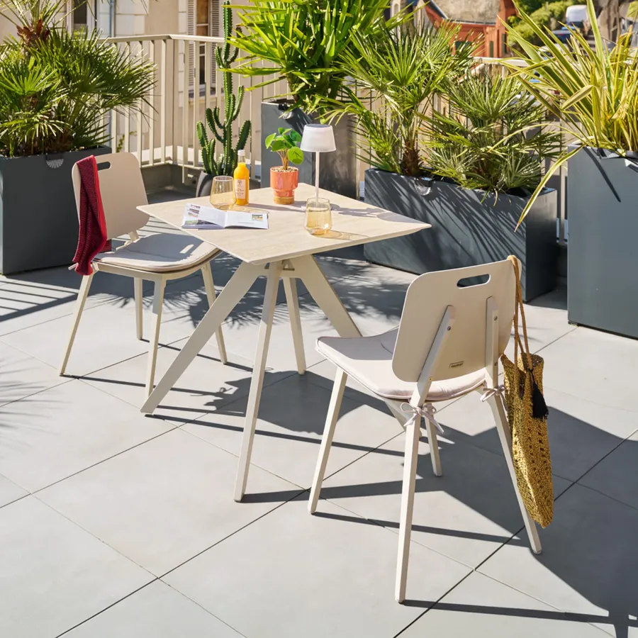 Tavolo da giardino 75x75 cm in alluminio crema con top effetto marmo - Dyeg